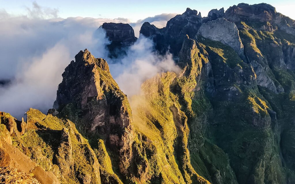 Pico Ruivo ‐ how to hike Madeira’s highest summit? - Wander Anyway